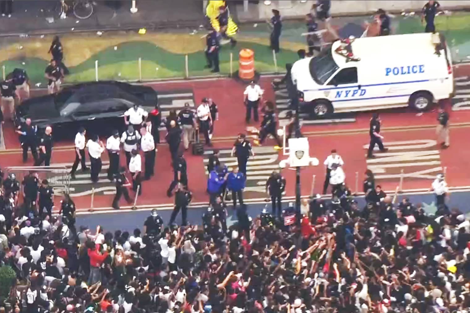 YouTuber Kai Cenat is Released Back Onto Streets of NYC just hours ...